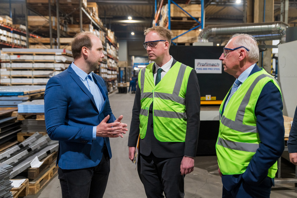 Ekonomikas ministrs Viktors Valainis apmeklēja uzņēmumu Malmar Sheet Metal